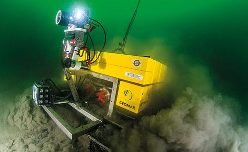 First Deep Sea Deployment for the Sea Floor Crawler VIATOR - GEOMAR ...