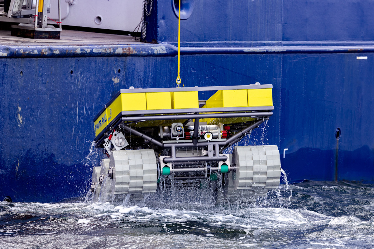 New deep-sea rover to explore the variability of material turnover in ...