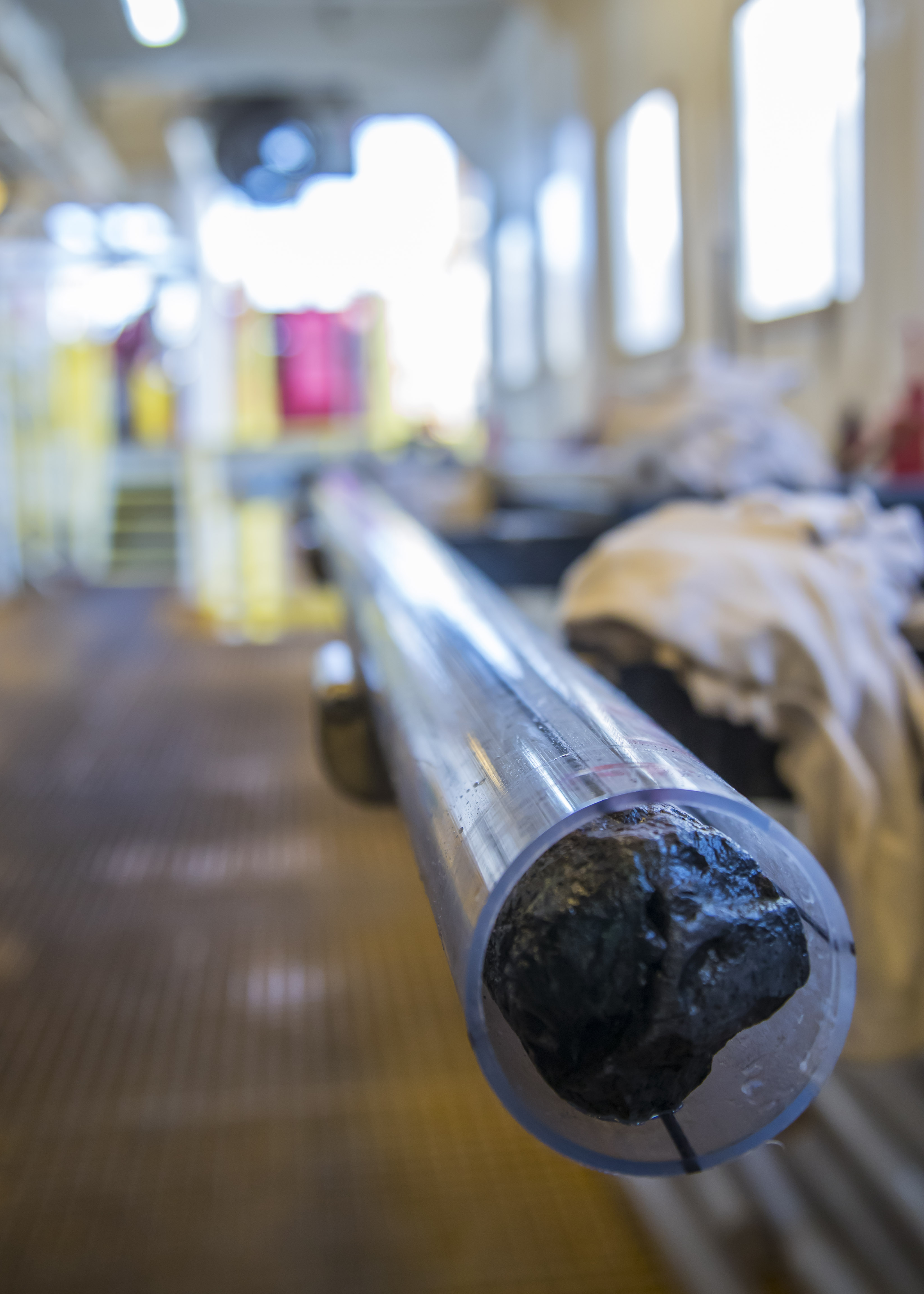 Past climate warming driven by hydrothermal vents